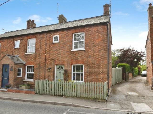 2 bedroom end of terrace house for sale