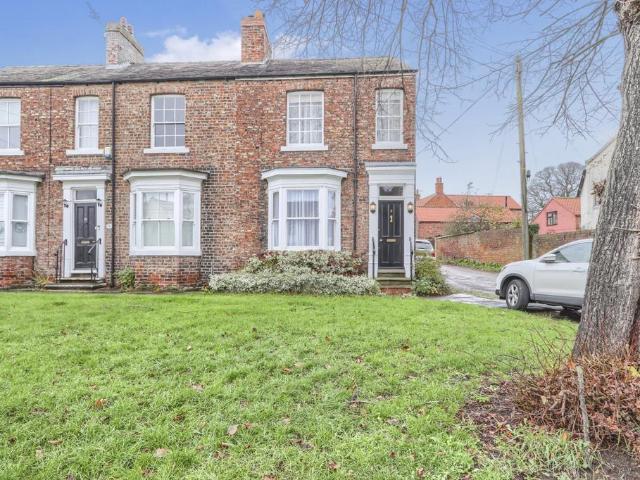 2 bedroom end of terrace house for sale