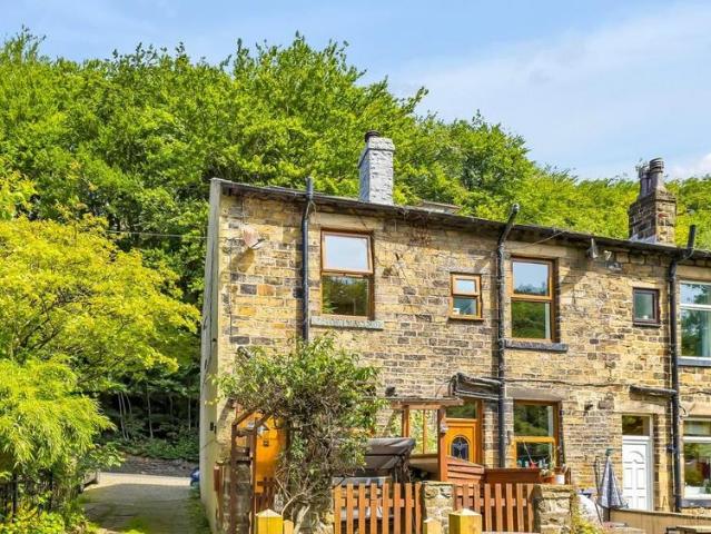 2 bedroom end of terrace house for sale