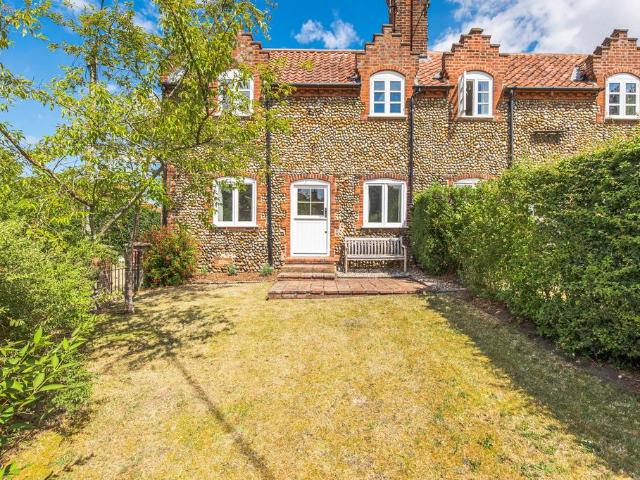 2 bedroom end of terrace house for sale