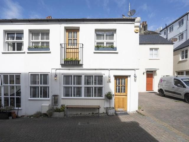 2 bedroom end of terrace house for sale