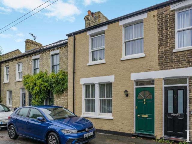 2 bedroom end of terrace house for sale