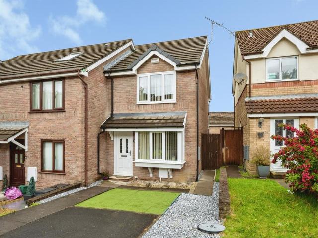 2 bedroom end of terrace house for sale
