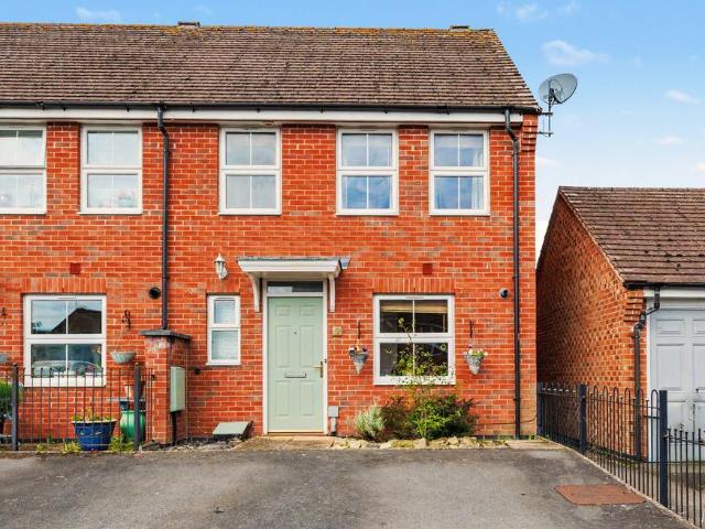 2 bedroom end of terrace house for sale