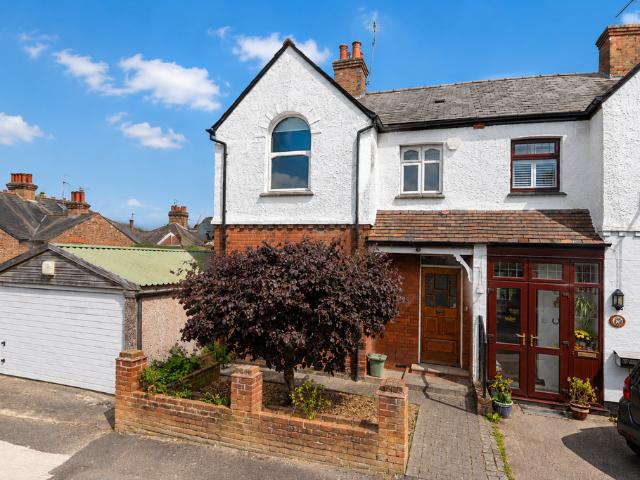 2 bedroom end of terrace house for sale