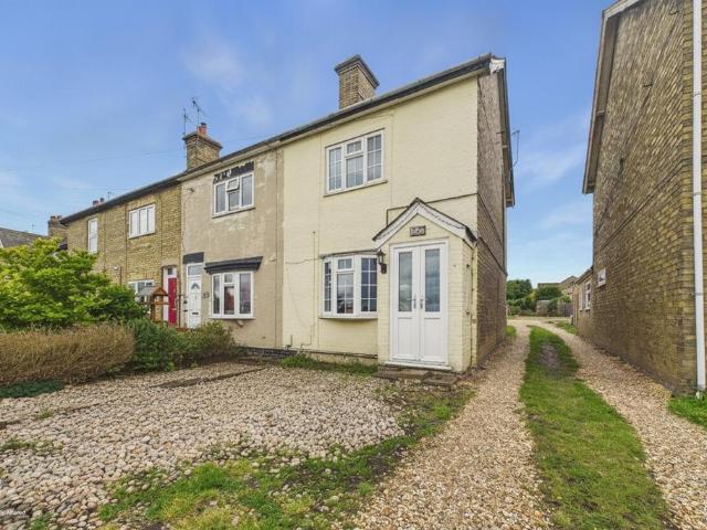 2 bedroom end of terrace house for sale