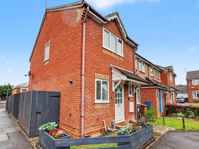 2 bedroom end of terrace house for sale