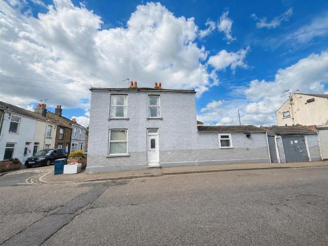 2 bedroom end of terrace house for sale