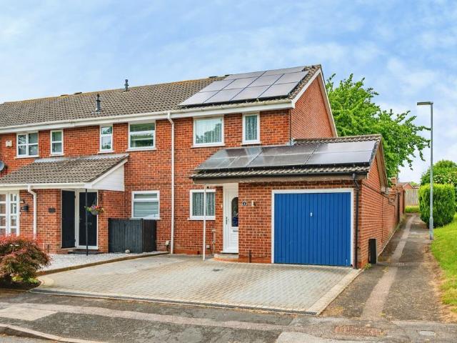 2 bedroom end of terrace house for sale