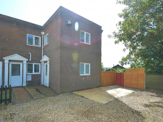 2 bedroom end of terrace house for sale