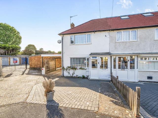 2 bedroom end of terrace house for sale