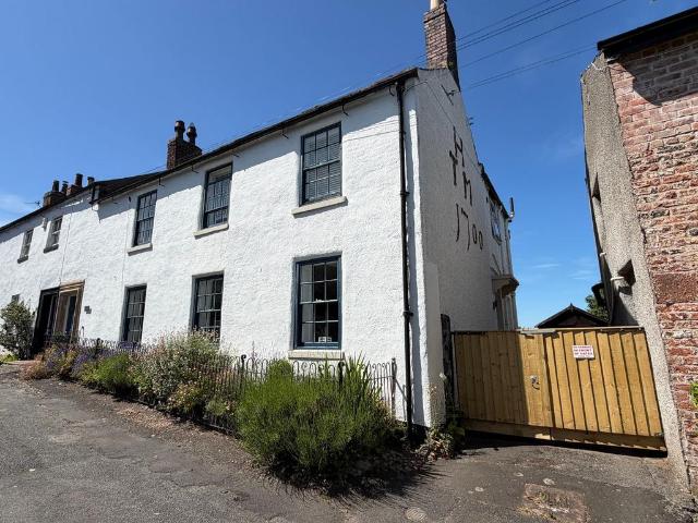 2 bedroom end of terrace house for sale