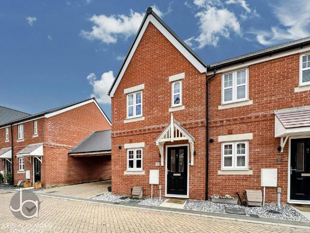 2 bedroom end of terrace house for sale
