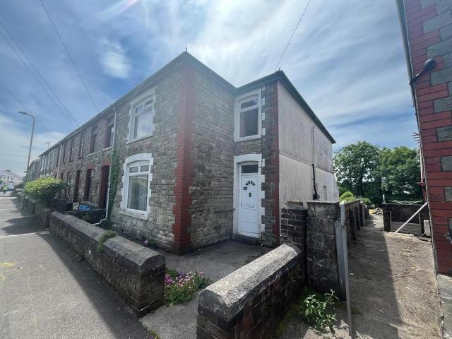 2 bedroom end of terrace house for sale