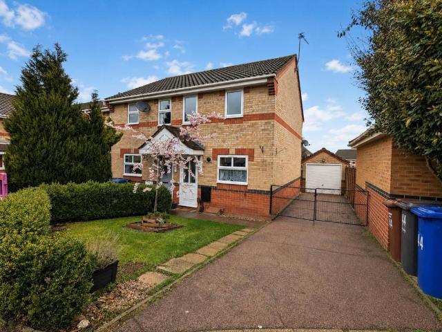 2 bedroom end of terrace house for sale