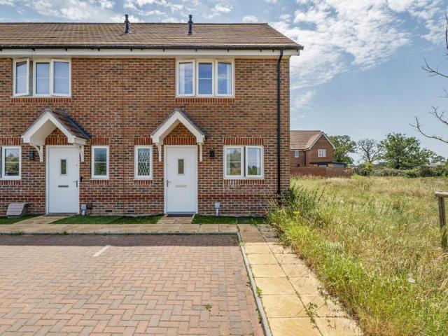 2 bedroom end of terrace house for sale