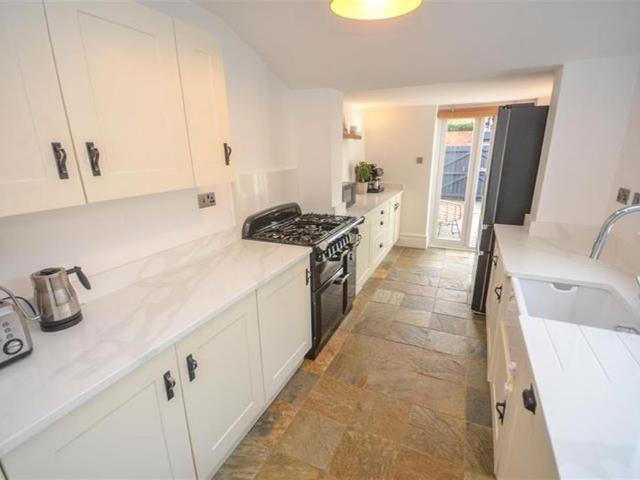 2 bedroom end of terrace house for sale