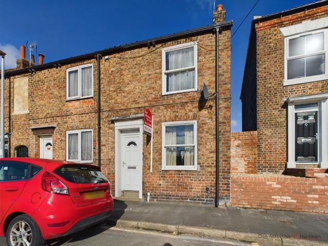 2 bedroom end of terrace house for sale
