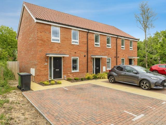 2 bedroom end of terrace house for sale