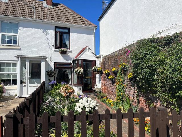 2 bedroom end of terrace house for sale