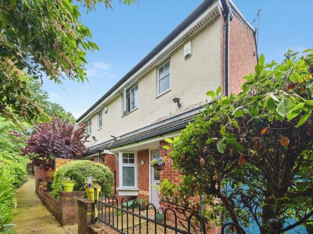 2 bedroom end of terrace house for sale