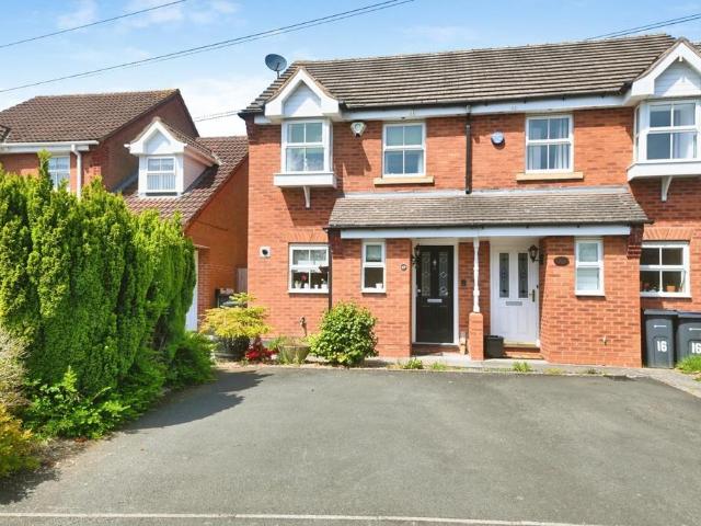2 bedroom end of terrace house for sale