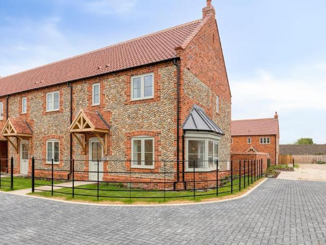 2 bedroom end of terrace house for sale