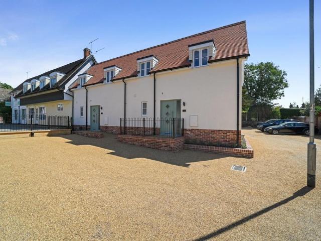 2 bedroom end of terrace house for sale