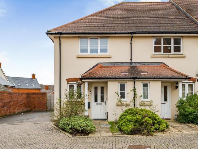 2 bedroom end of terrace house for sale