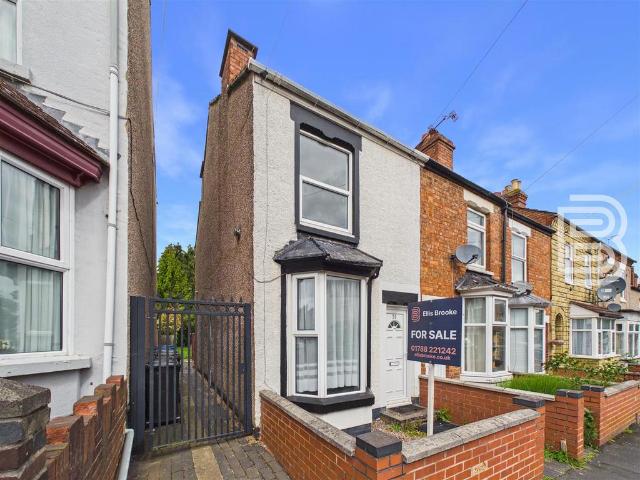 2 bedroom end of terrace house for sale