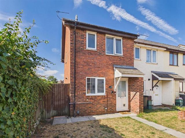 2 bedroom end of terrace house for sale