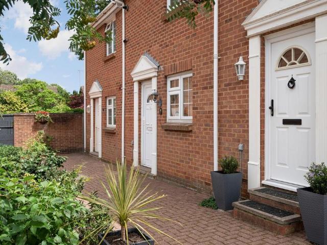 2 bedroom end of terrace house for sale