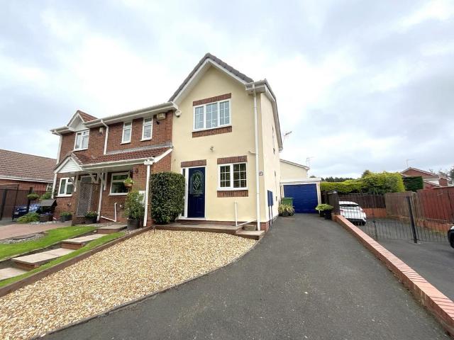 2 bedroom end of terrace house for sale