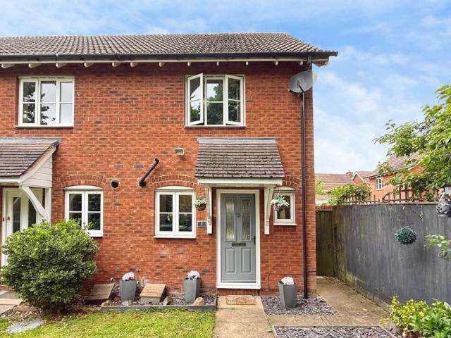 2 bedroom end of terrace house for sale