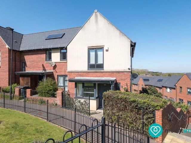 2 bedroom end of terrace house for sale