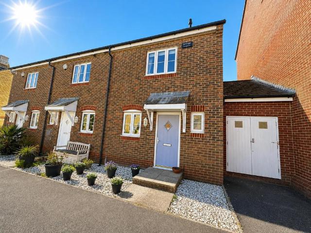2 bedroom end of terrace house for sale