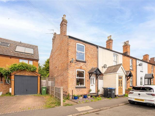 2 bedroom end of terrace house for sale