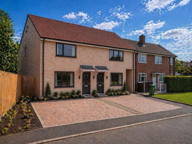 2 bedroom end of terrace house for sale