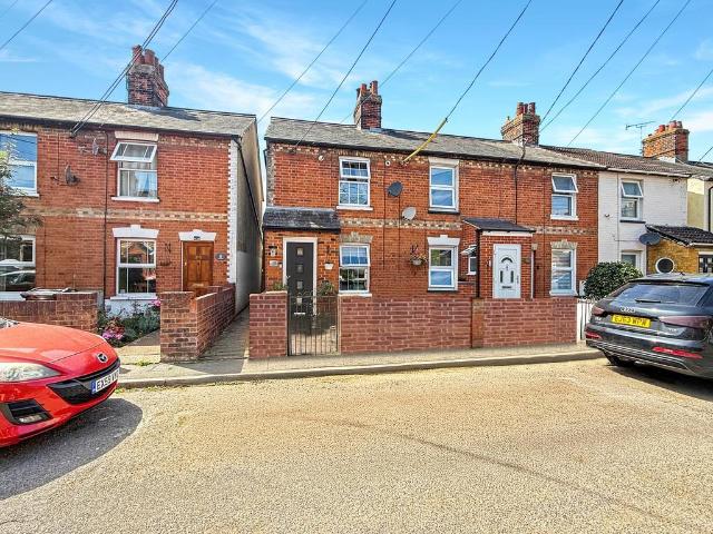 2 bedroom end of terrace house for sale