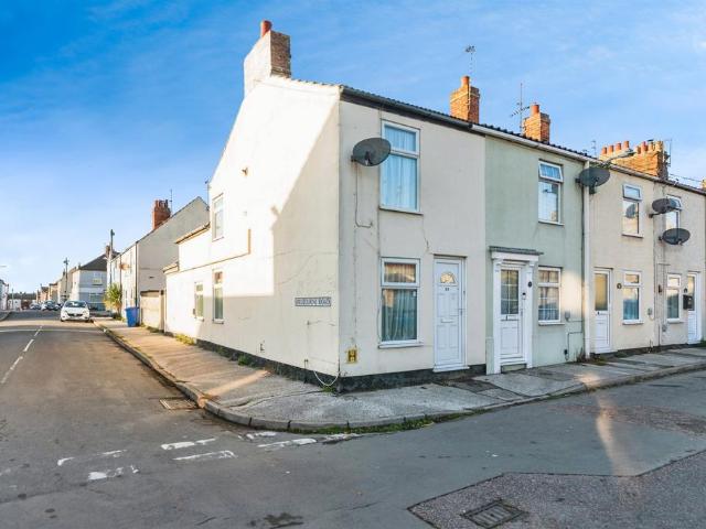 2 bedroom end of terrace house for sale