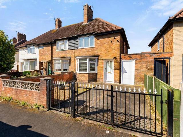 2 bedroom end of terrace house for sale