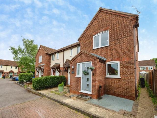 2 bedroom end of terrace house for sale