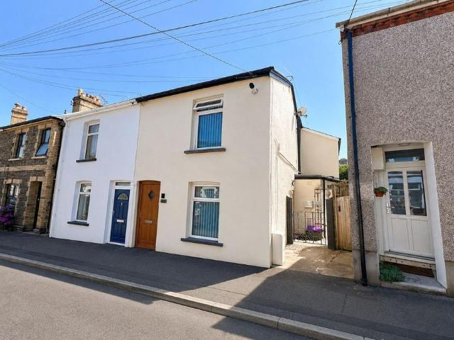 2 bedroom end of terrace house for sale