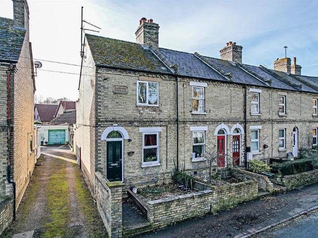 2 bedroom end of terrace house for sale