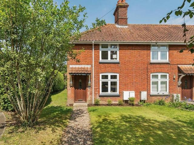 2 bedroom end of terrace house for sale
