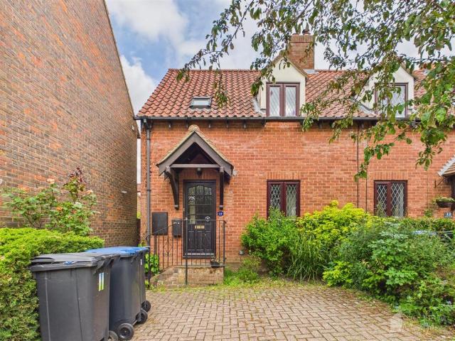2 bedroom end of terrace house for sale