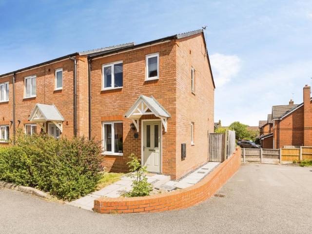 2 bedroom end of terrace house for sale
