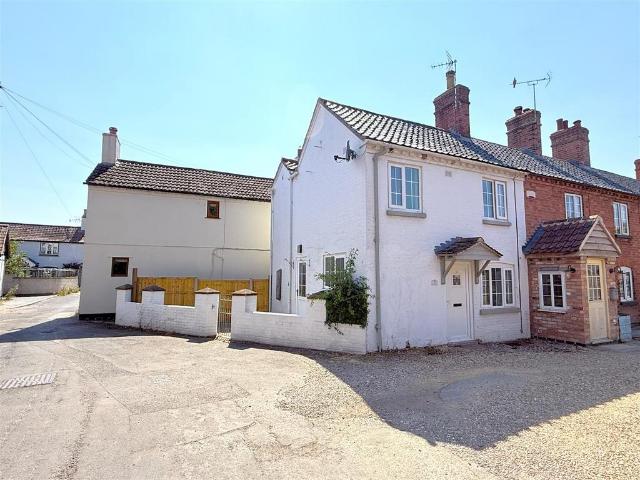 2 bedroom end of terrace house for sale