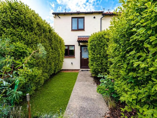 2 bedroom end of terrace house for sale
