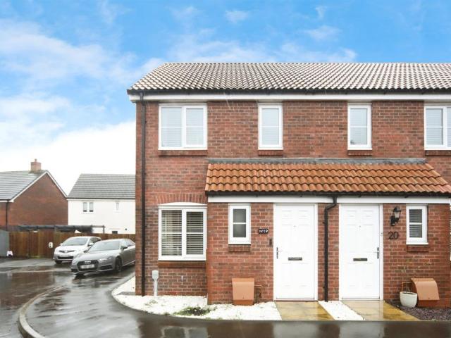 2 bedroom end of terrace house for sale